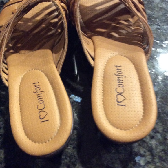 I Love Comfort | Shoes | Tan Sandals | Poshmark